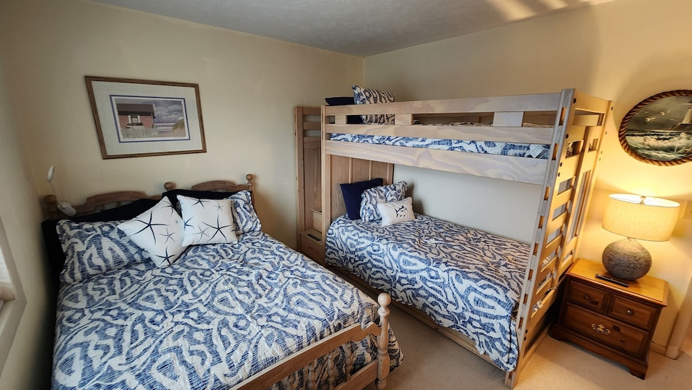 Surf Vibes - Oceanfront With Pools, Top "2nd Floor", Amazing Views! - Bald Head Island, NC