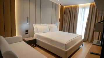 Quarto Duplo Deluxe, Vista para a cidade | 1 quarto, minibar, secretária adequada para computadores portáteis