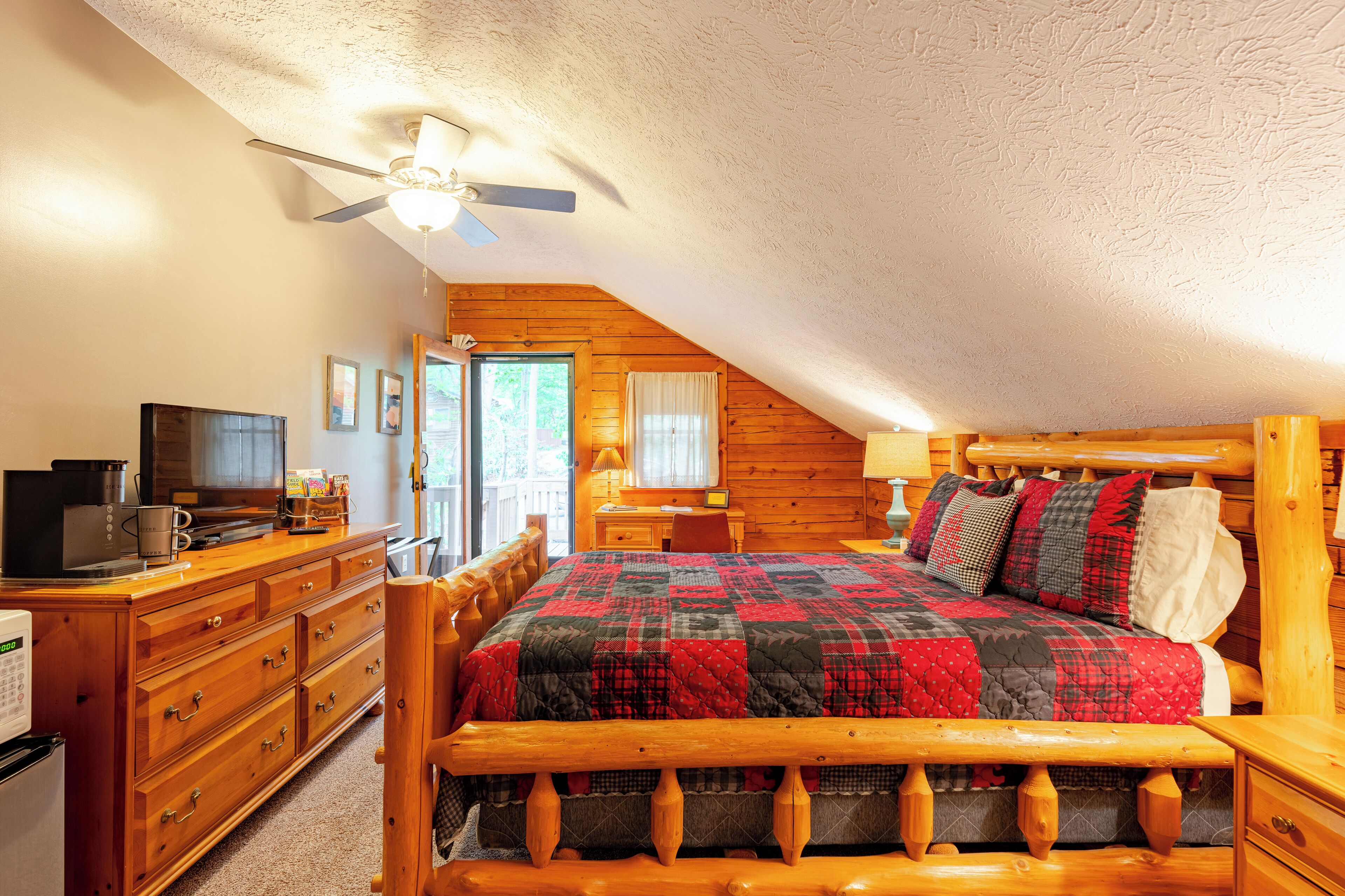 Cozy Mountain Cabin Close To Downtown! - Asheville, NC