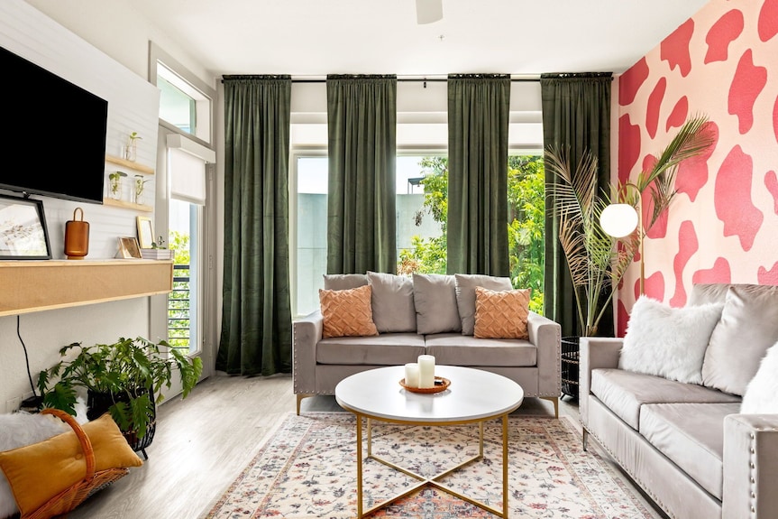 Directly On The Riverwalk L Downtown L Free Parking L Pearl District L Walkable - San Antonio