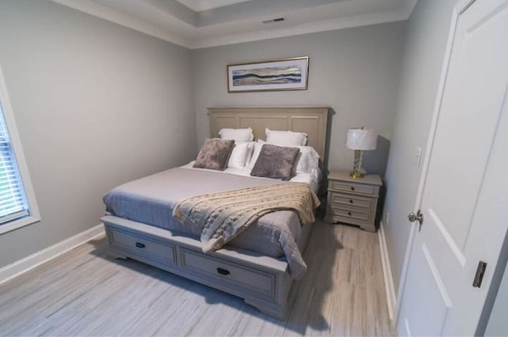 The Kennedy Suite D - Huntsville, AL