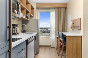 Secretária, secretária adequada para computadores portáteis