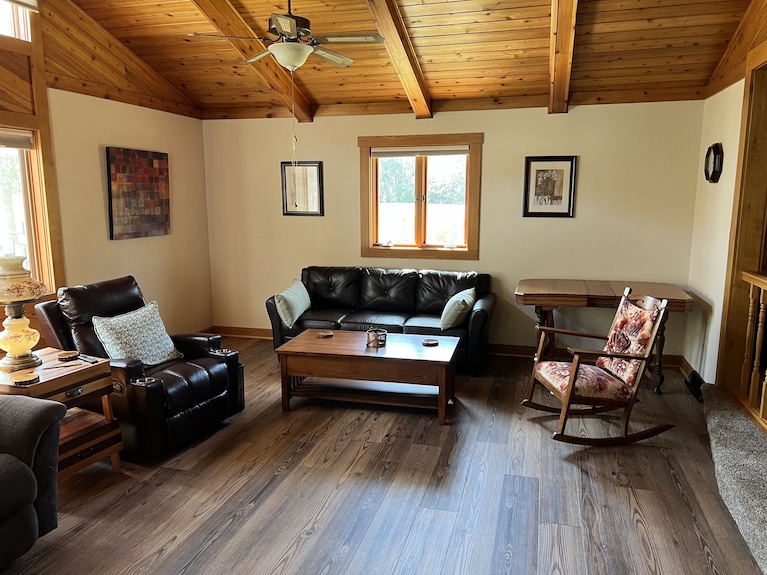 Peaceful, Spacious 4 Bedroom House In The Country - Gazebo/pond\n - Lacey Keosauqua State Park, Keosauqua