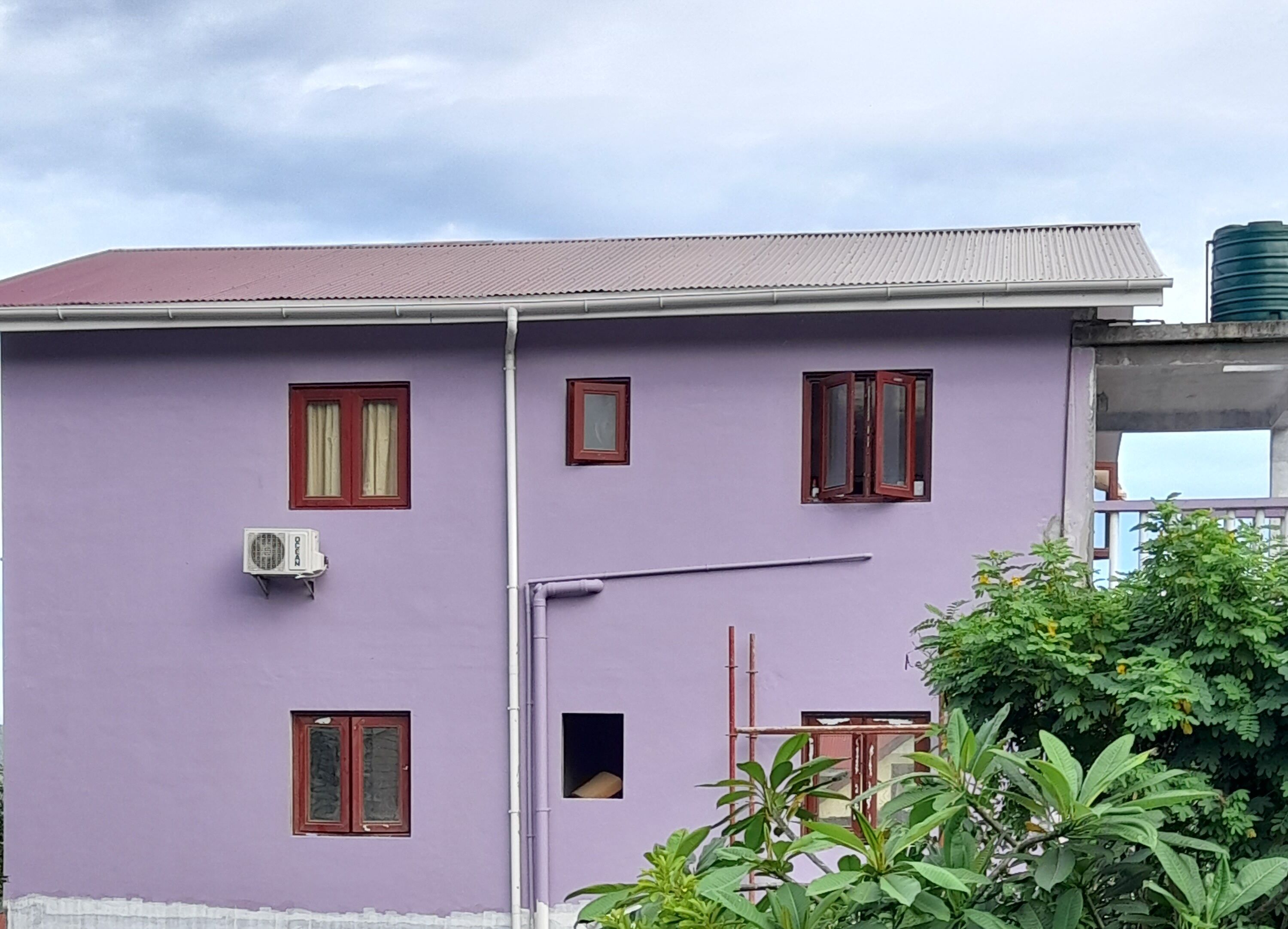 The Purple House. Great Sea View, Walking Distance To Beach And 12mins To Town. - Victoria