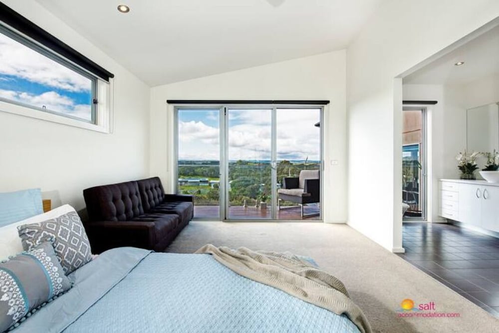 Tri level house with 5 bdrms, game room, balcony with valley view ...