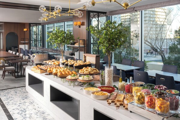 Café da manhã com buffet todos os dias (JPY 3300 por pessoa) 