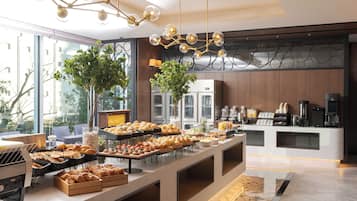 Café da manhã com buffet todos os dias (JPY 3300 por pessoa)