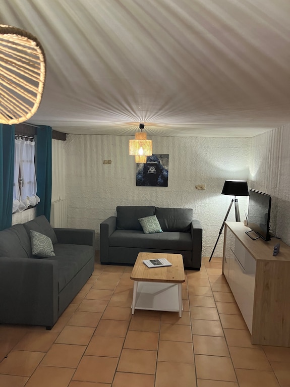 Gites Les Naudines Cottages, 4 Places Au Milieu Des Vignes - Loire