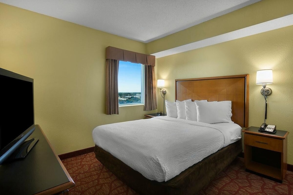 Beautiful Sunsets And City Views In This One Bdrm - Myrtle Beach, SC