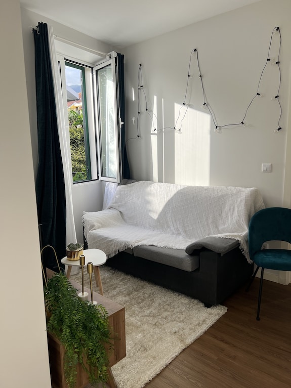 Very Cozy, Sunny 1 Bedroom Apartment. Located 5 Minutes Walk From The Center - Funchal