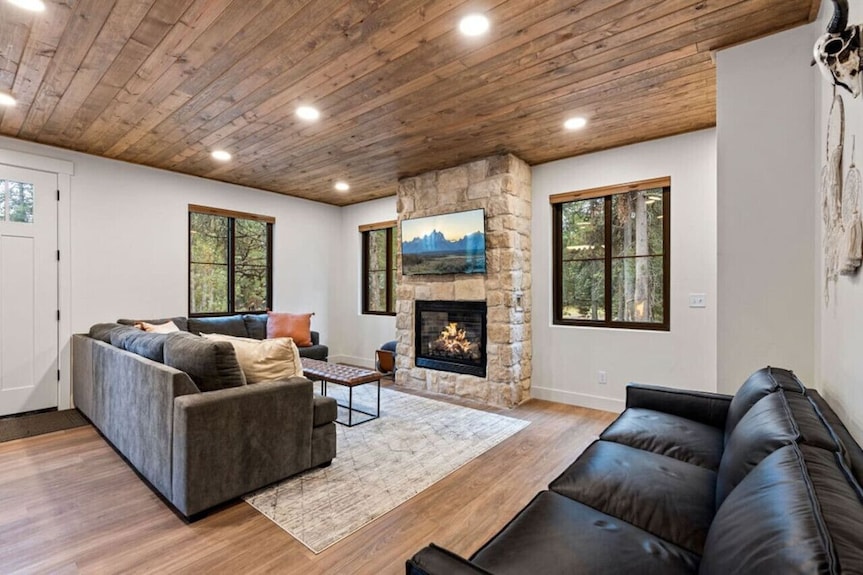 Moody Moose Manor | Private Sauna, Hot Tub, Arcade, West Yellowstone! - Island Park, ID