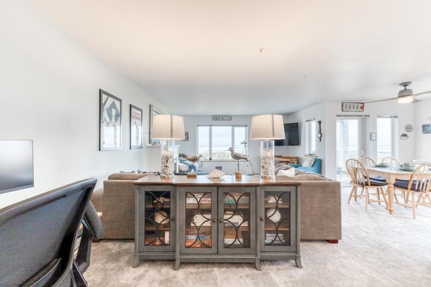 Pool, Ocean View, Beach Access (Shenanigans) - 西港市