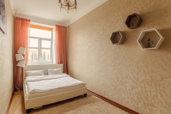 Cozy Apartment On Independence Avenue - Minsk