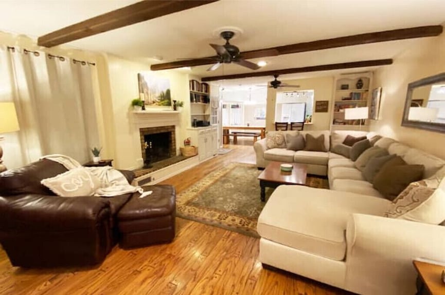 Big Cozy Cottage -Wifi, Hot Tub, Grill - Tulsa