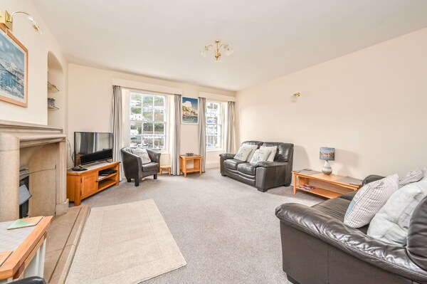 3bed Apartment Sleeps 5- Parking, Wifi, Near Beach - Looe