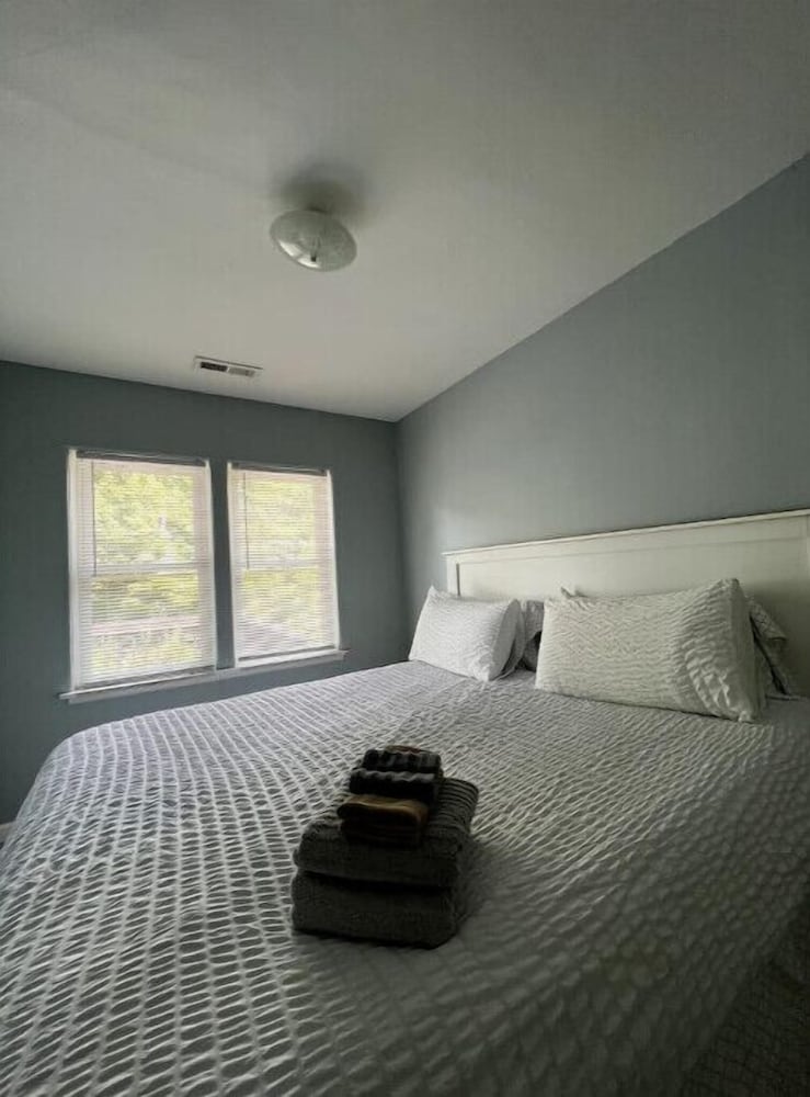 Indian Lake Cottage For Nature Lovers - Apt. C - Berrien Springs, MI