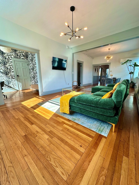 Dog Friendly, Stylish Accommodations For Up To 6 On Federal Hill In Providence. - Rhode Island