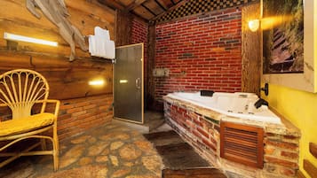 Estúdio Deluxe, 1 quarto | Casa de banho | Artigos de higiene pessoal grátis, toalhas fornecidas, sabão, champô