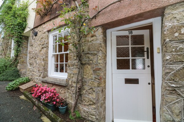 18 Robinsons Row - Salcombe