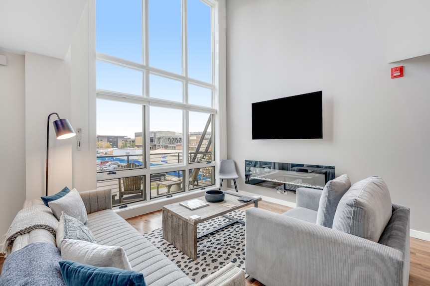 Mtn-view Downtown Condo With Balcony, Fireplace, Streaming, Washer/dryer, Ac - Jackson, WY