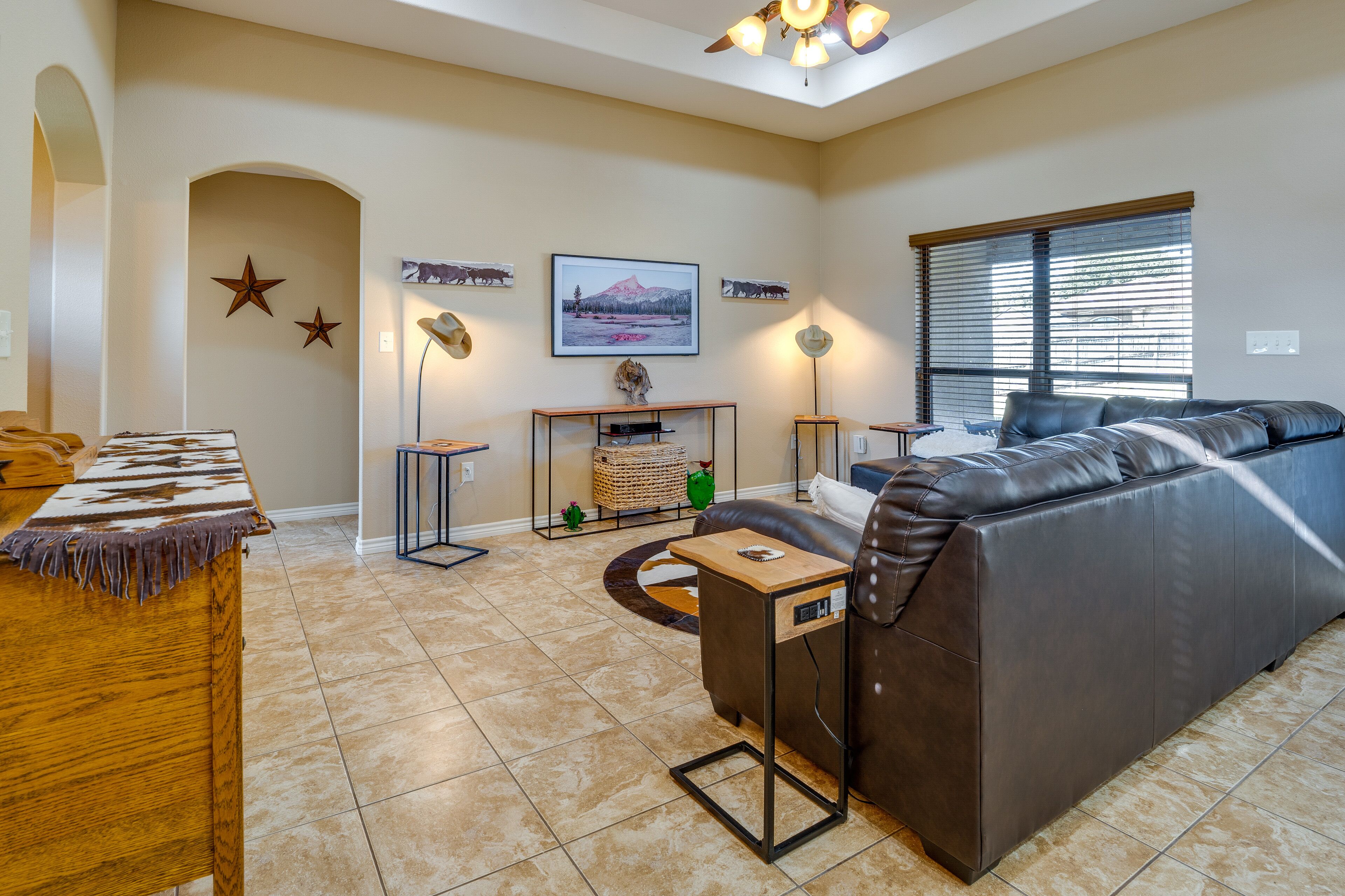 Pleasanton Vacation Rental W/ Private Yard! - Pleasanton, TX