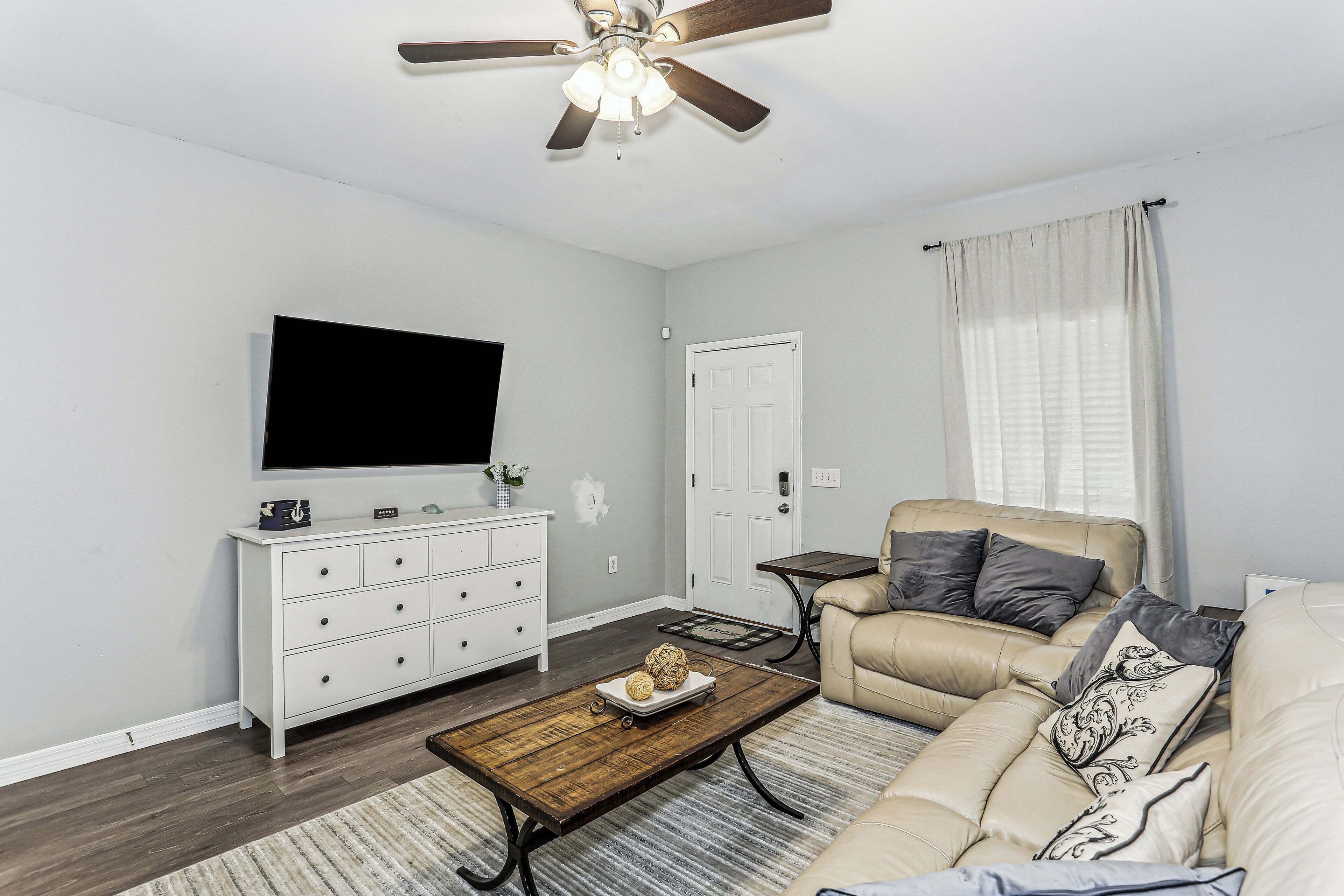 Pensacola Farmhouse Bungalow - Brent, FL