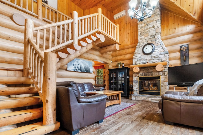 Warm Chalet Cozy Bears Den Near Saint-sauveur In Gated Community Resort! - Saint-Sauveur