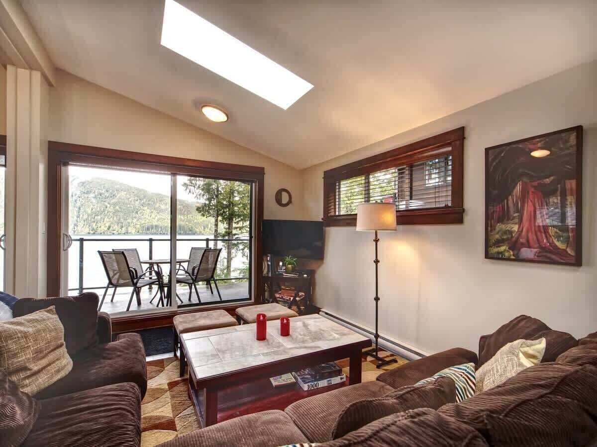 Hera's Cove| Oceanfront Oasis + Pet Friendly - Port Renfrew
