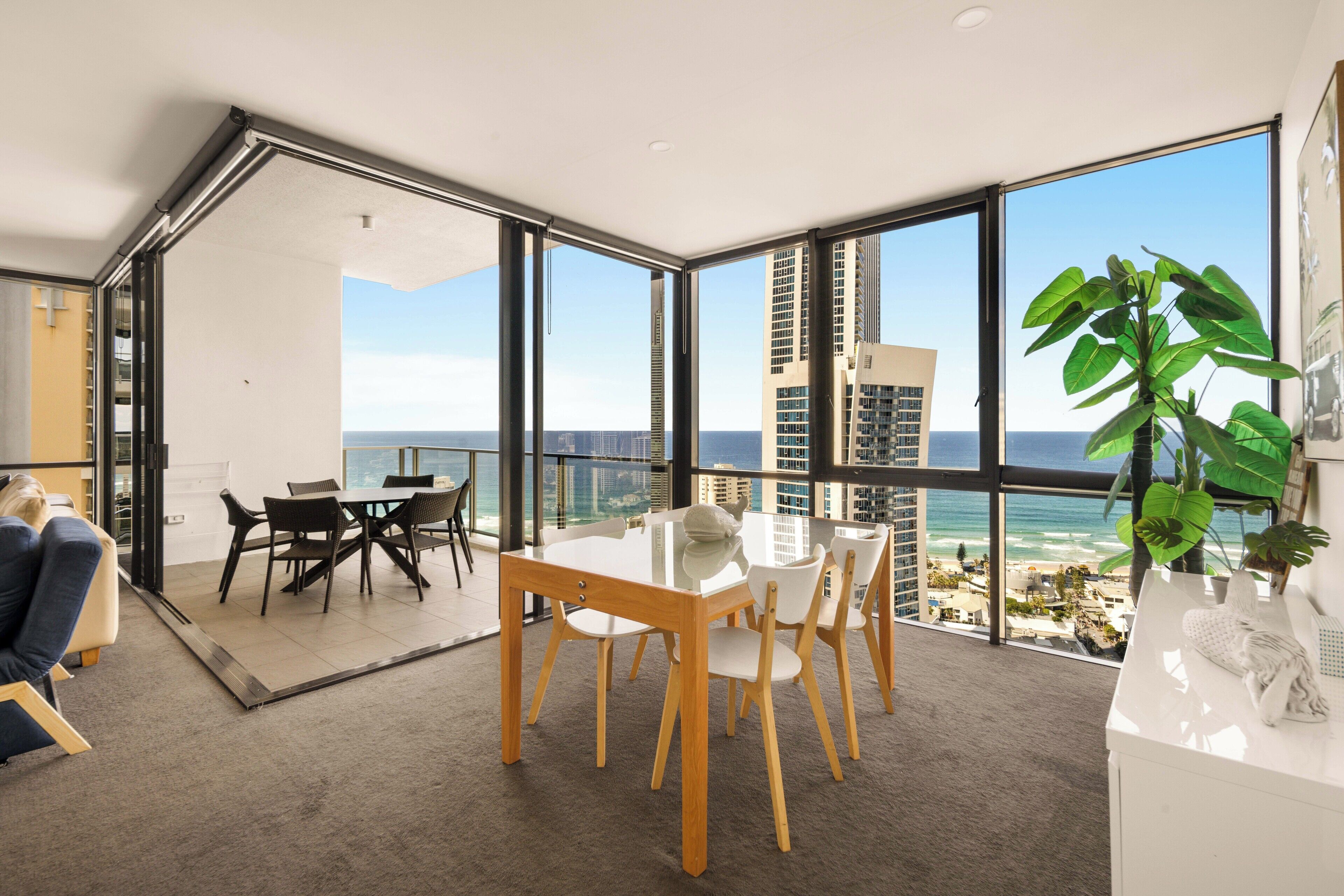 Luxurious Surfers Paradise Retreat On Level 31 With Panoramic Views - Surfers Paradise