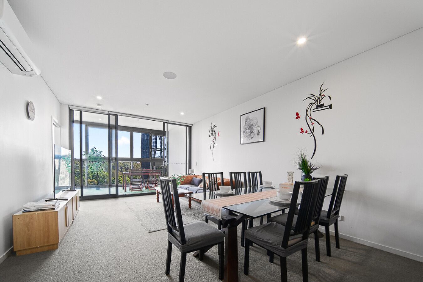Scenic Green Skyline View2br@close To Olympicpark - Parramatta