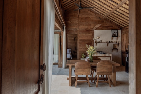 Villa Familiar, vista para a piscina | Sala de estar