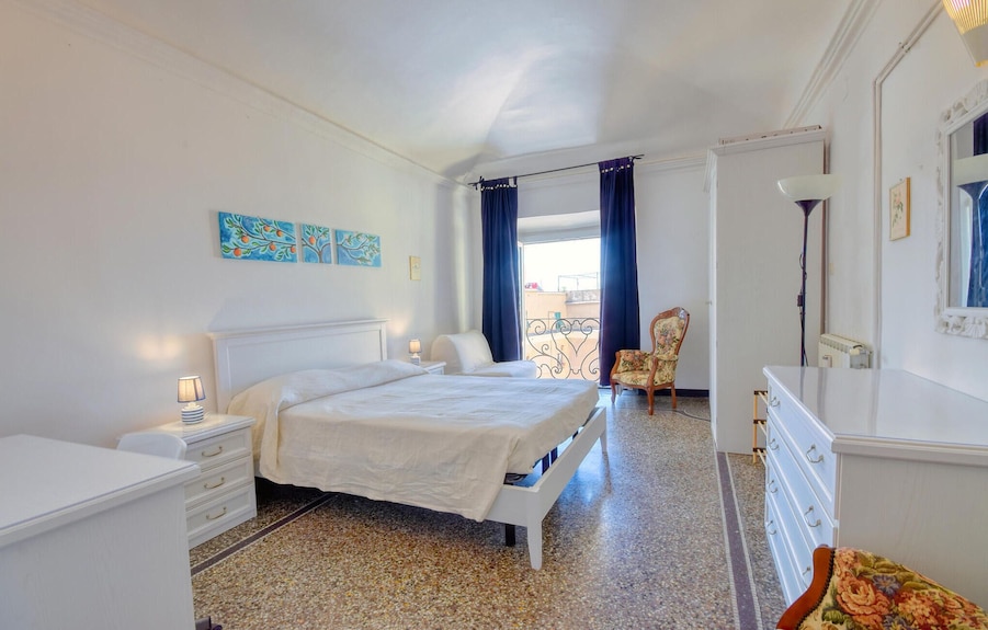 2 Bedroom Lovely Apartment In Genova - Genoa