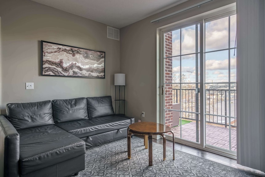 Downtown Views From A Stylish 2br With Balcony - Columbus, OH