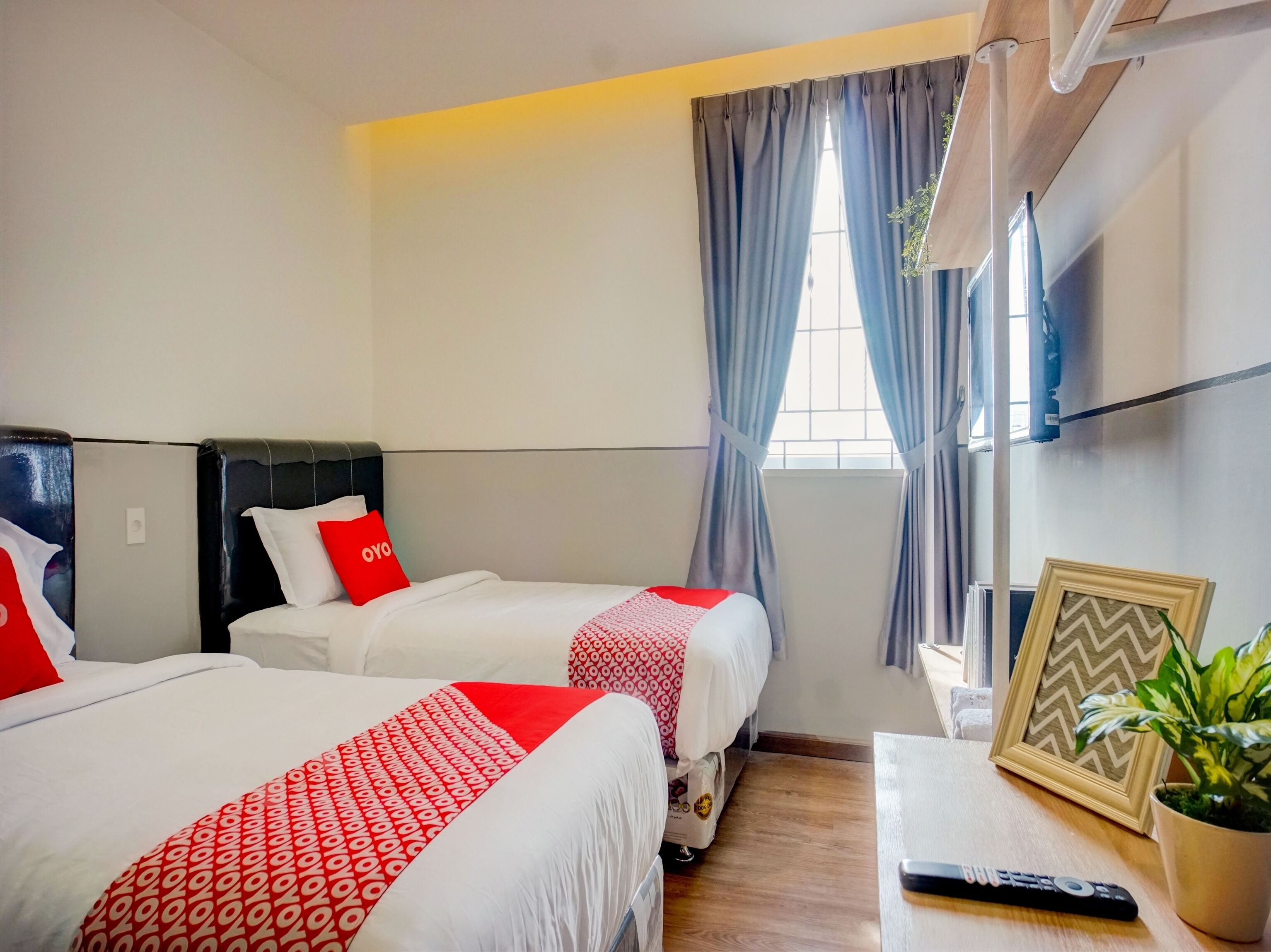 Quarto Twin Deluxe | Secretária, secretária adequada para computadores portáteis 