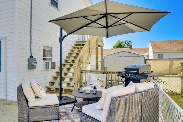 Chincoteague Apartment W/ Deck: Walk To Waterfront - Chincoteague, VA