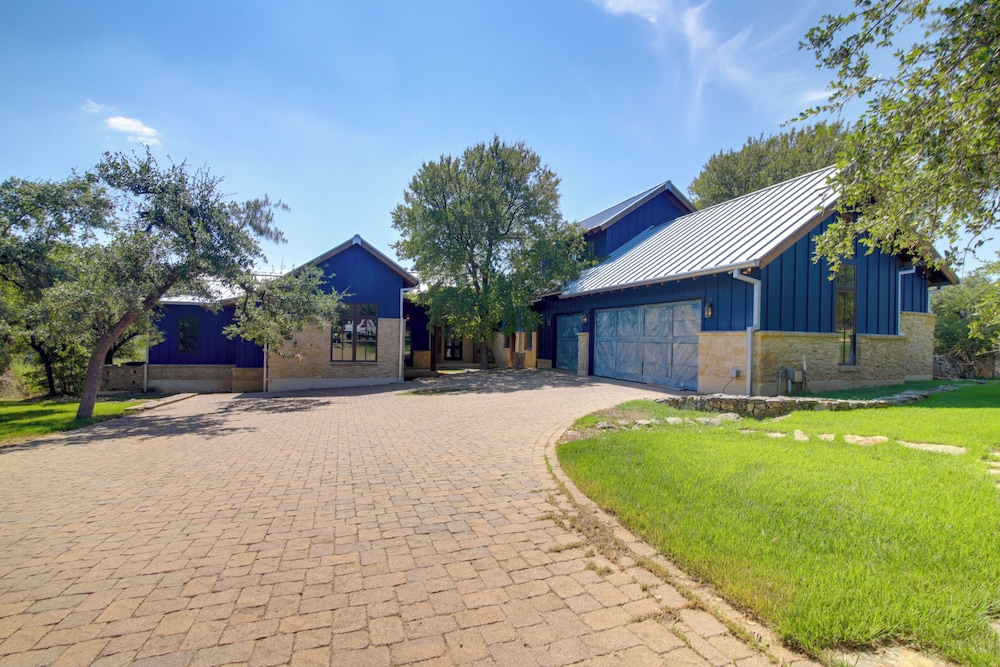 Pool & Covered Patios: Sprawling Austin Estate! - Austin, TX