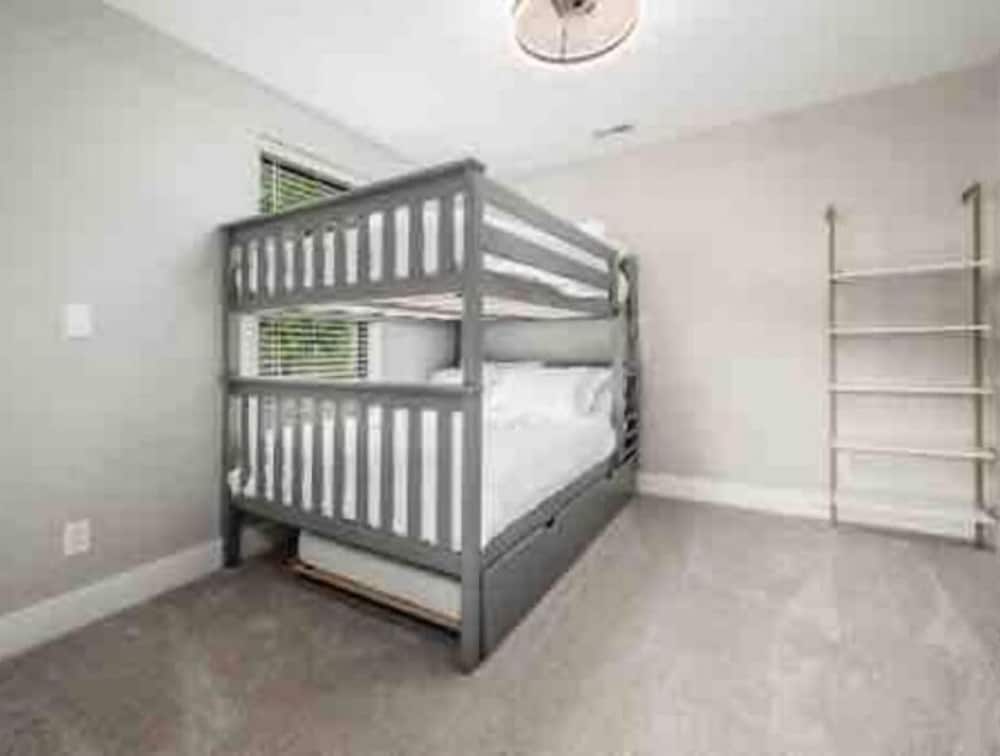Pristine New Build, Must See! - Columbus, OH