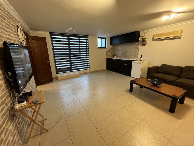 A Privet Guesthouse - Israel