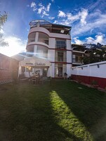 Fachada da propriedade