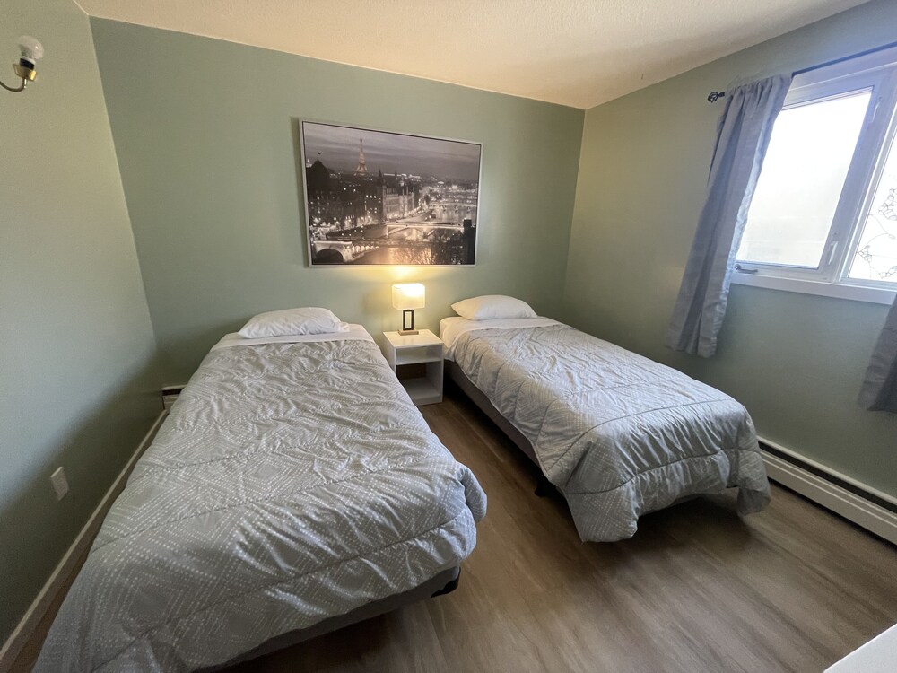Fresh Upper Level apartment Suite on Mosher Lake at Overland Resort ...