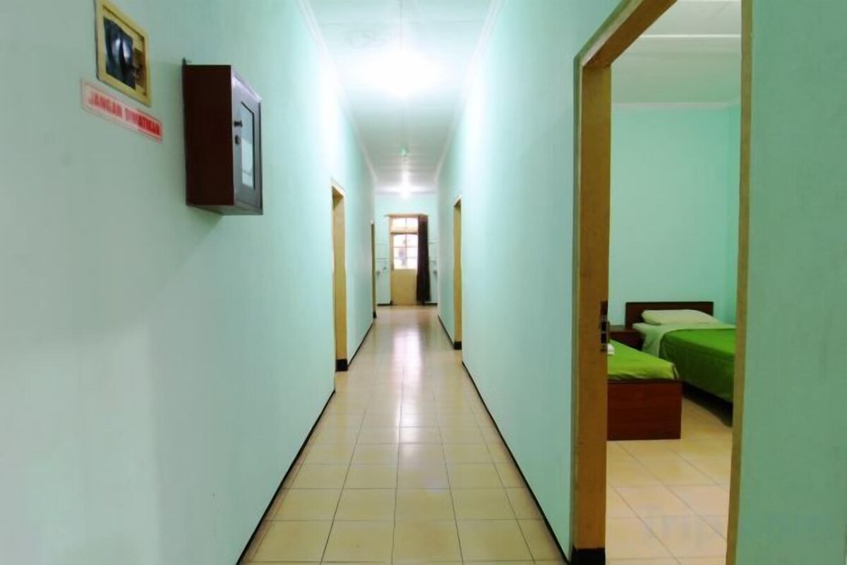 Secretária, Wi-fi grátis, roupa de cama fornecida 