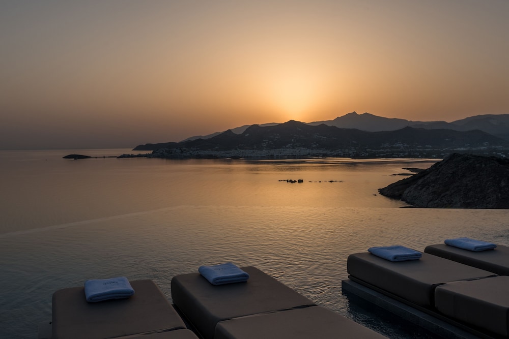 Virtu On The Hill - Naxos