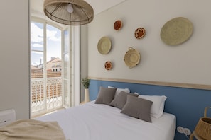Apartment, 1 Bedroom, Balcony (4 People) | 1 quarto, cofre no quarto, secretária 