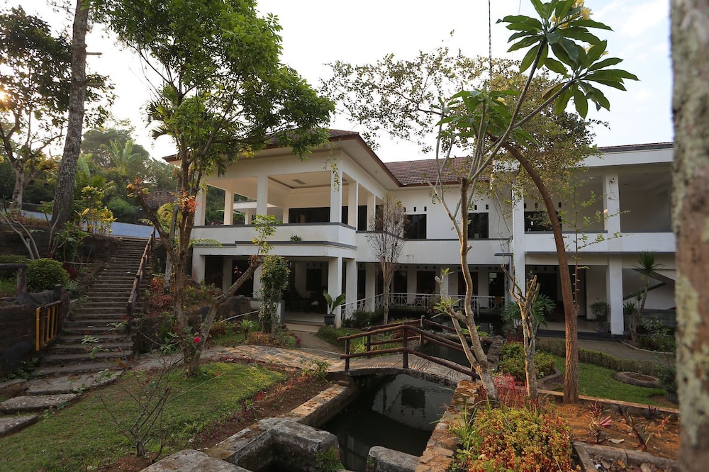 Hotel O Puncak Bogor Near Taman Safari - Cisarua