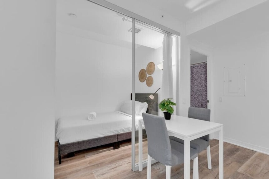 Cozy 2br - Cabbagetown - 5 Min To City Center - Toronto