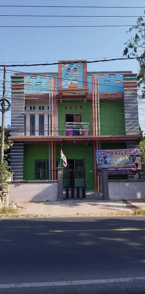 Oyo Life 93147 Rumah Kos Shilah Habib Syariah - Lamongan