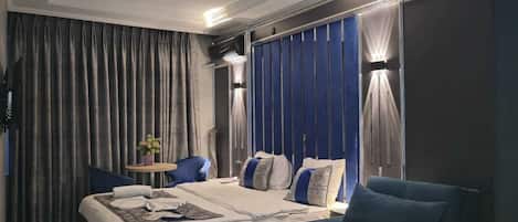 Quarto casal clássico | Cofres nos quartos, quartos à prova de som