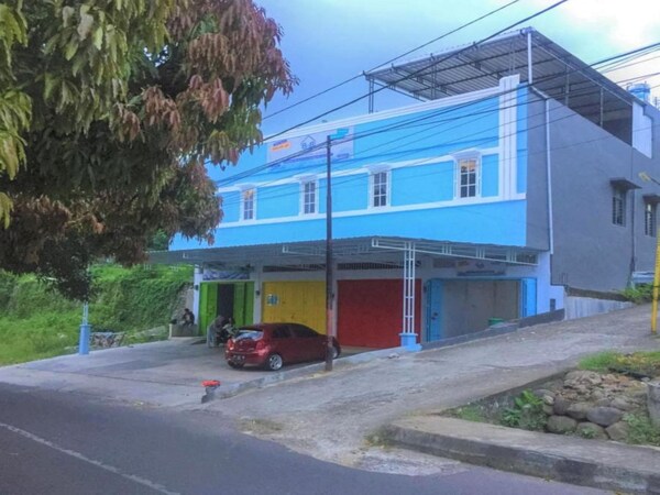 Oyo 93169 Bnb Homestay - Makassar