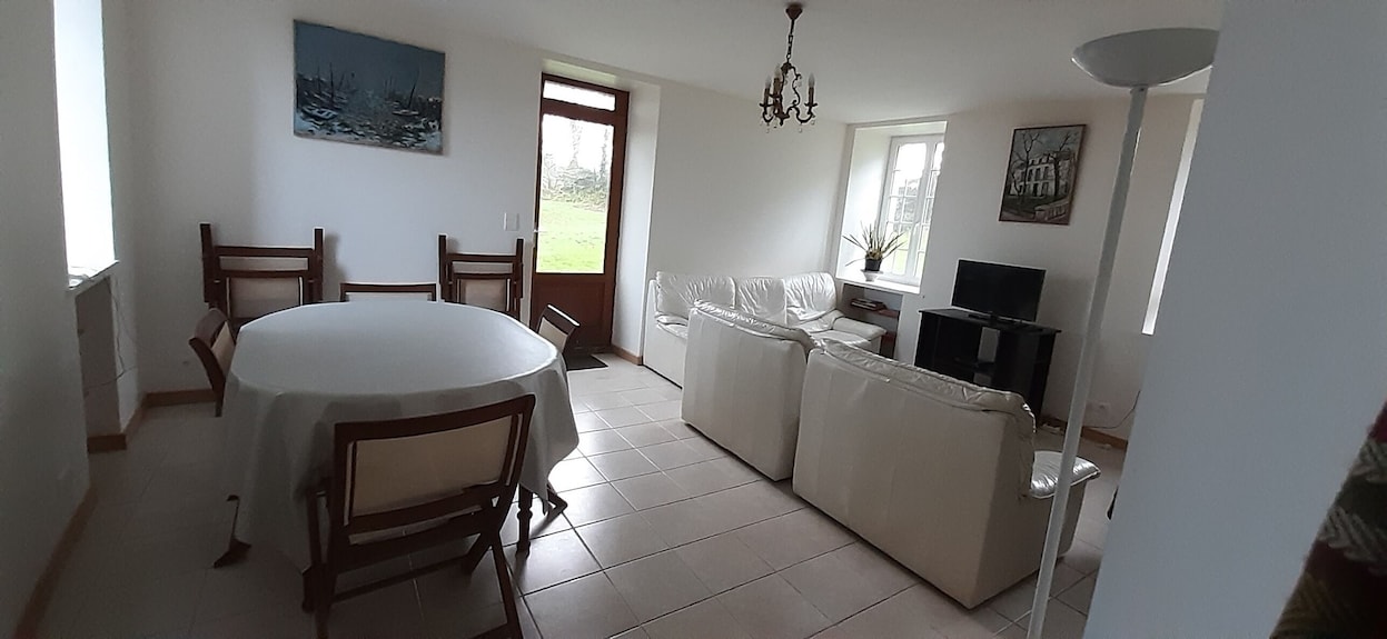 Maison Au Calme Proche De La Mer Et Du Gr 223 Propice à De Bonnes Promenades. - Auderville