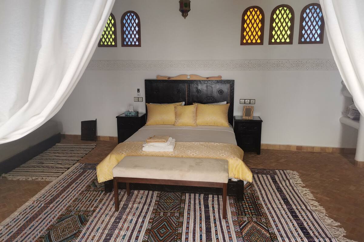 Suite Deluxe (Fes) | Casa de banho | Artigos de higiene pessoal grátis, um secador de cabelo